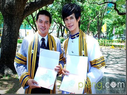 My Thai Addiction: [PICTURES] Yoshi’s graduation pics